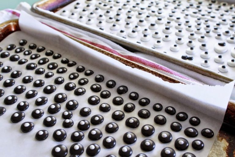 How To Make Googley Candy Eyes | Recipe By My Name Is Snickerdoodle
