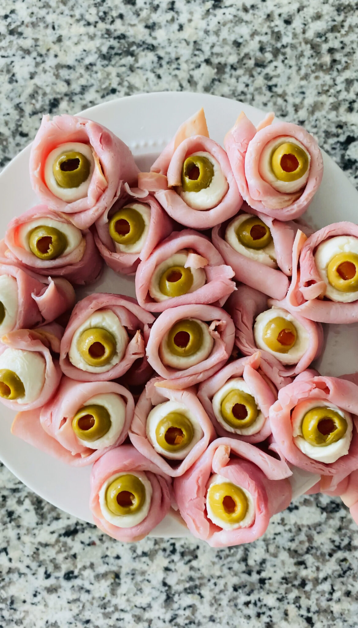 Halloween Appetizer Eyeballs | My Name Is Snickerdoodle